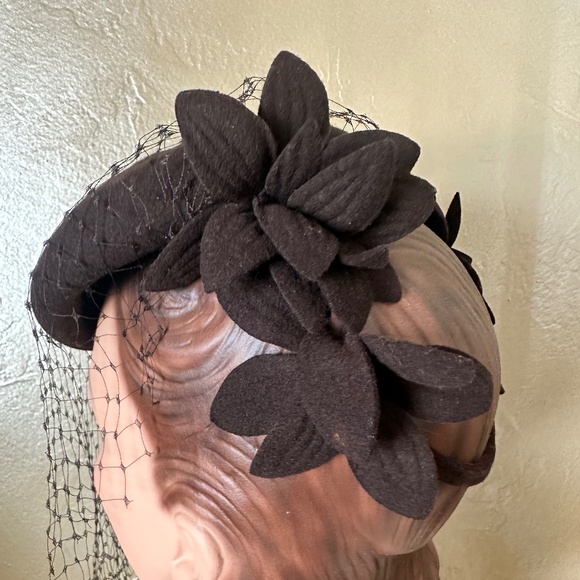 Accessories | Impressive 193s Tilt Felt Hat With Felt Flowers O Ring ...